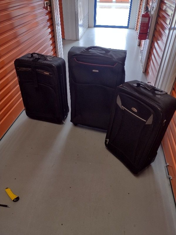 iBidOnStorage.com.au - Kennards Self Storage Wollongong Auction ...