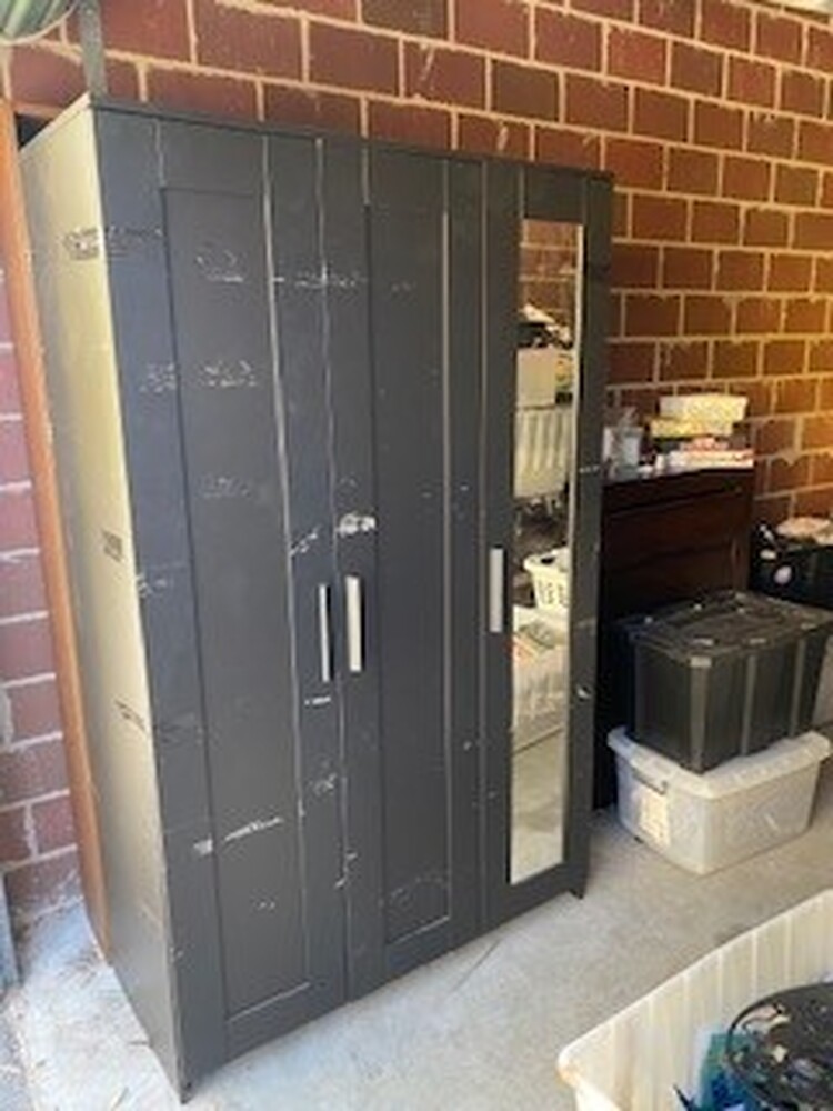 iBidOnStorage.com.au - Auction - 17395015997483