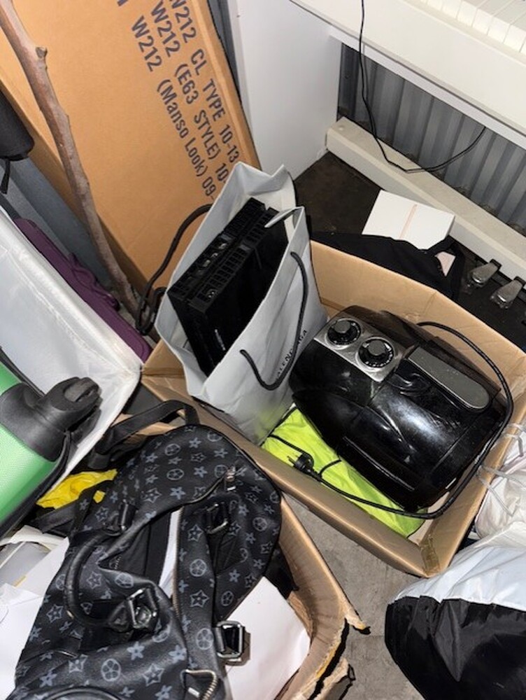 iBidOnStorage.com.au - Auction - 17519396608484