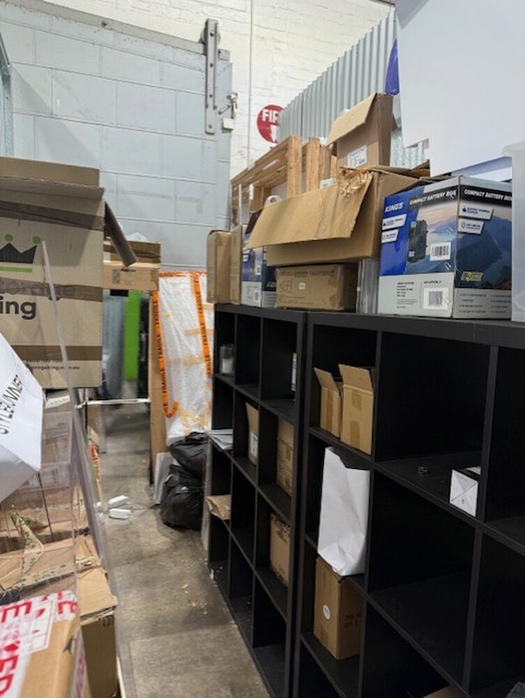 iBidOnStorage.com.au - Auction - 17520400967149