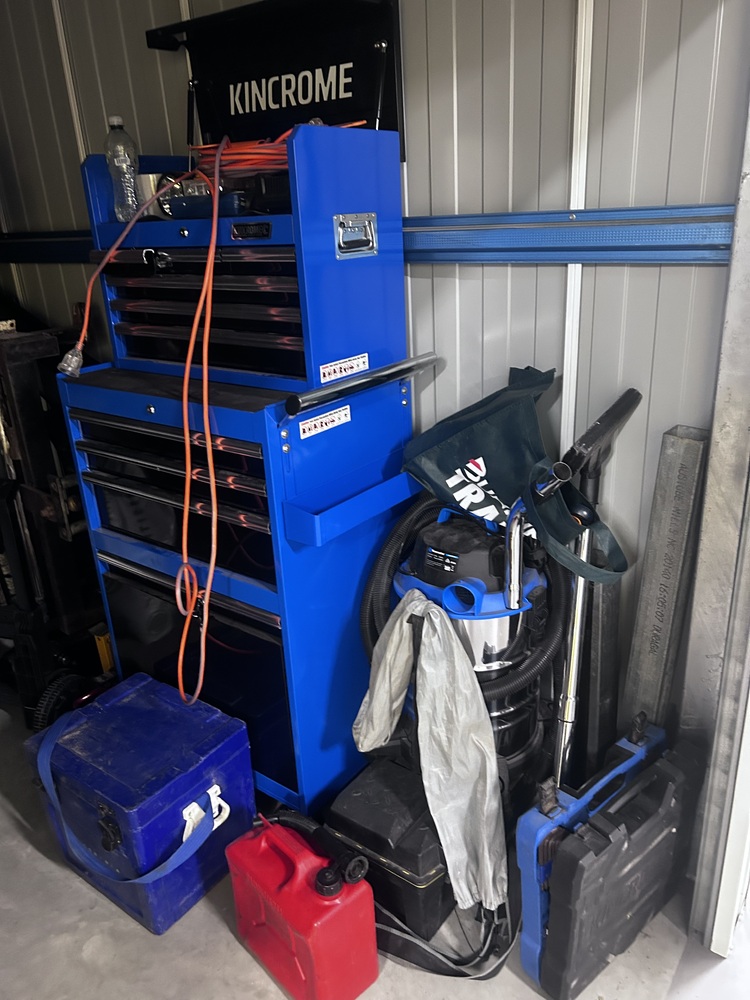 iBidOnStorage.com.au - Auction - 17587599874032